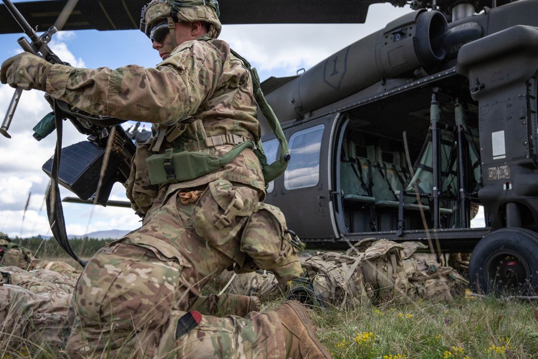 Pulling security | Smithsonian Photo Contest | Smithsonian Magazine