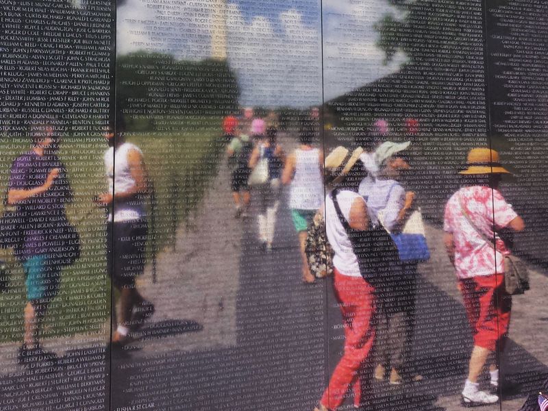 Reflections on the Vietnam Memorial Wall | Smithsonian Photo Contest ...