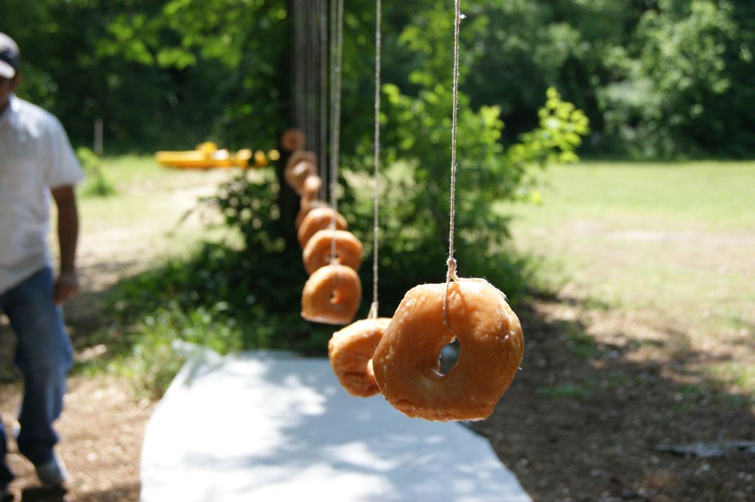 Hanging buns | Smithsonian Photo Contest | Smithsonian Magazine
