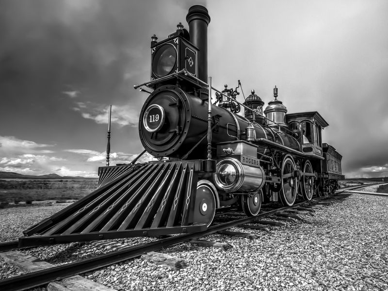 Golden Spike Train | Smithsonian Photo Contest | Smithsonian Magazine