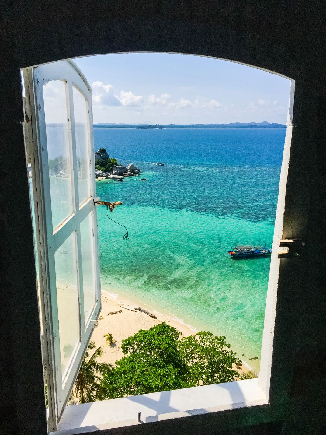 Island Paradise just outside the window | Smithsonian Photo Contest ...