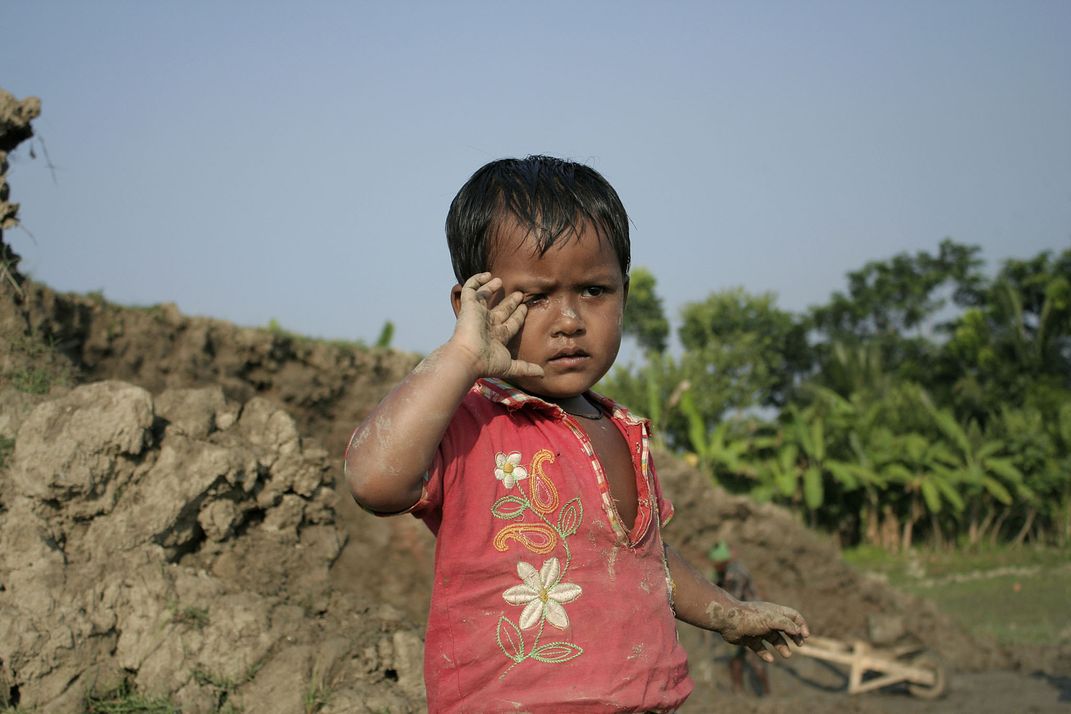 Crying for help from others as he got injury during playing with Clay ...