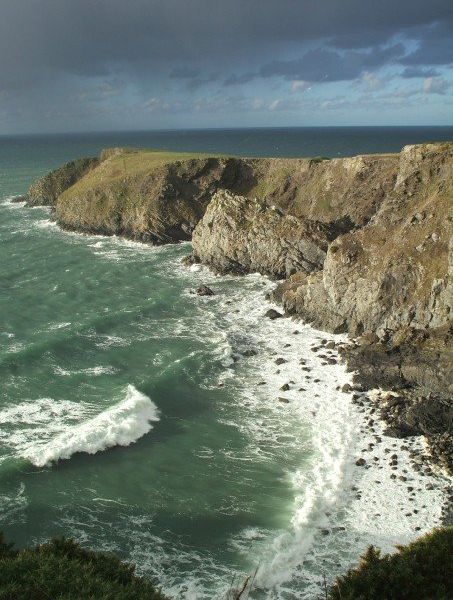 Hiking along the cliffs of Wales | Smithsonian Photo Contest ...