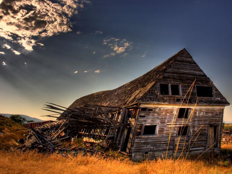 Broken Barn | Smithsonian Photo Contest | Smithsonian Magazine