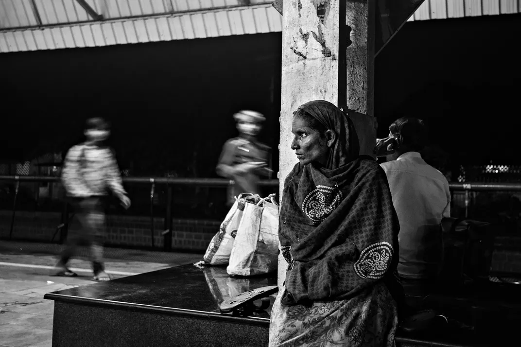 Anxious Passenger | Smithsonian Photo Contest | Smithsonian Magazine