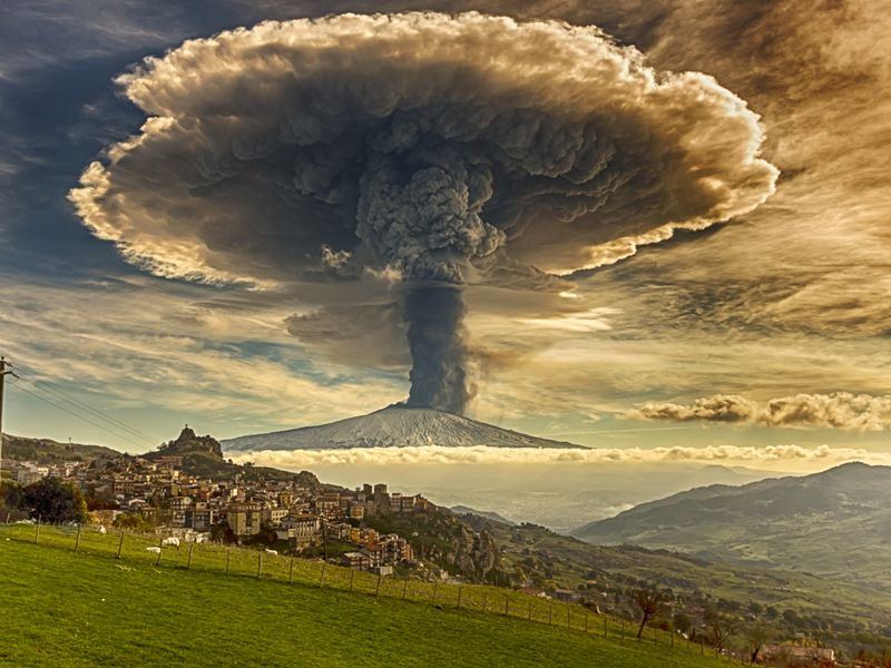 ETNA EXPLOSION | Smithsonian Photo Contest | Smithsonian Magazine