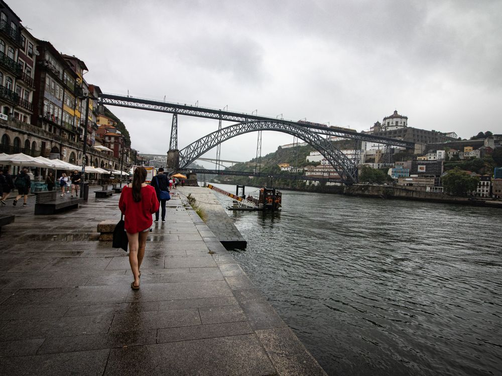 Red in Porto | Smithsonian Photo Contest | Smithsonian Magazine