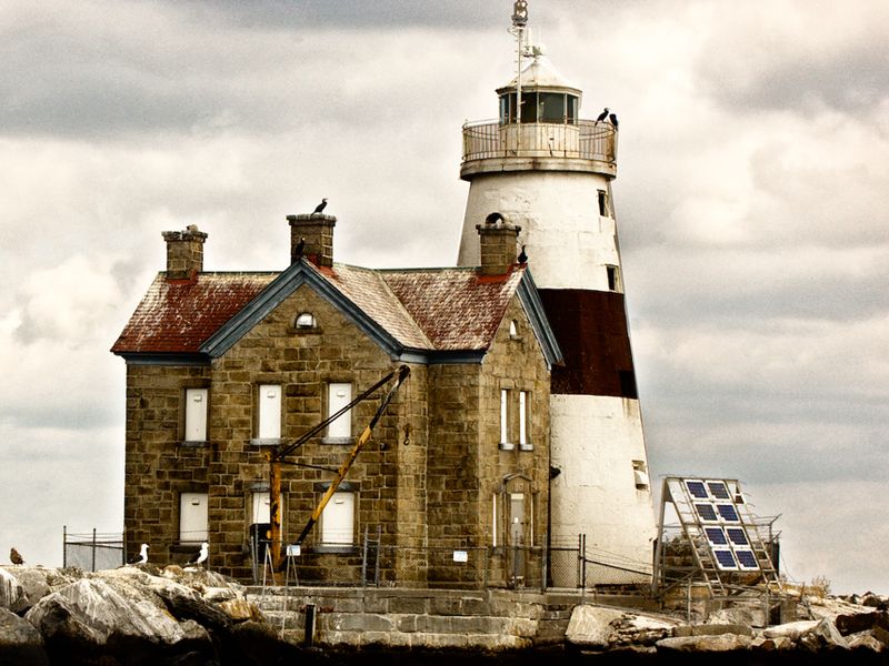 Execution Rocks Lighthouse in Long Island Sound has functioned since ...