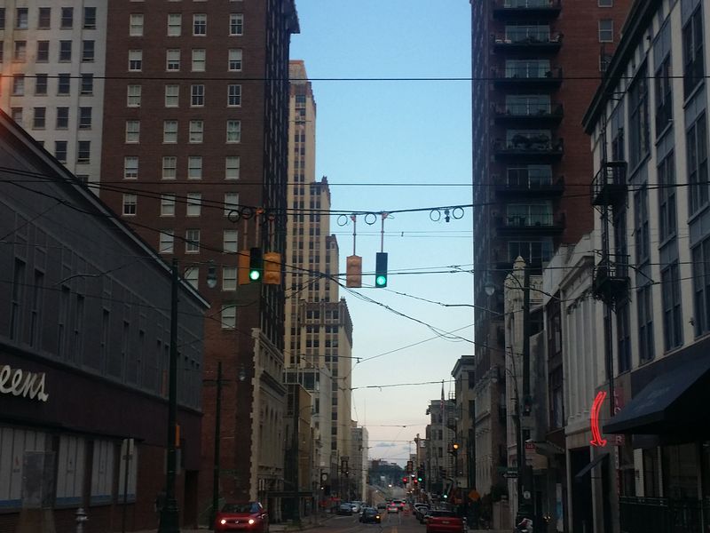 Driving through the streets of Memphis, Tennessee | Smithsonian Photo ...