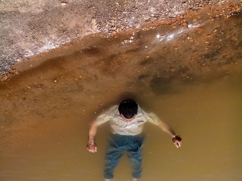 Hanging man | Smithsonian Photo Contest | Smithsonian Magazine