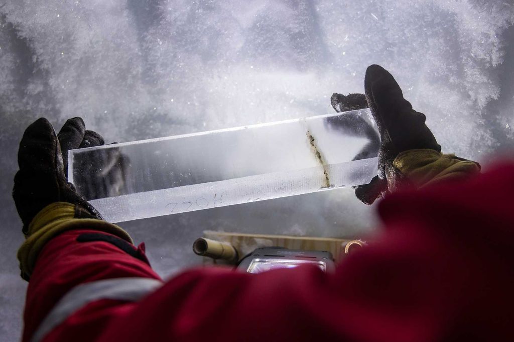 Tiny Quakes Discovered Deep Within Greenland's Ice Sheet Could Change ...