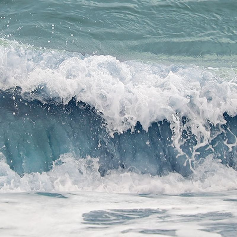 Atlantic Ocean Waves The Motion: The Flowing Waves Of The Atlantic