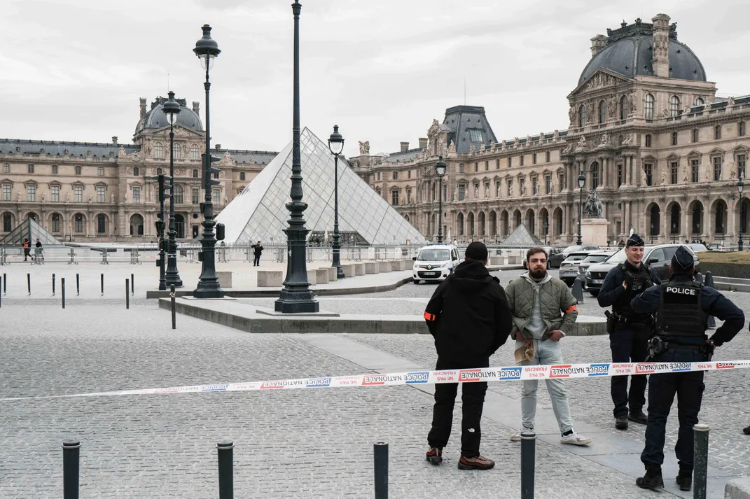 Louvre Robbers Escaped With Less Than a Minute to Spare Due to Major ...