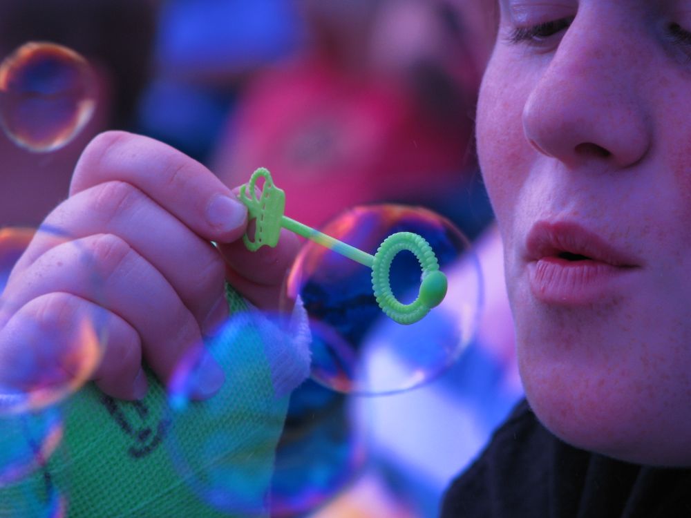 blowing bubbles | Smithsonian Photo Contest | Smithsonian Magazine