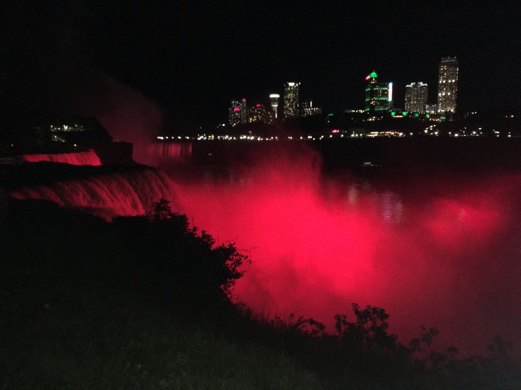 Red Water at Niagara | Smithsonian Photo Contest | Smithsonian Magazine