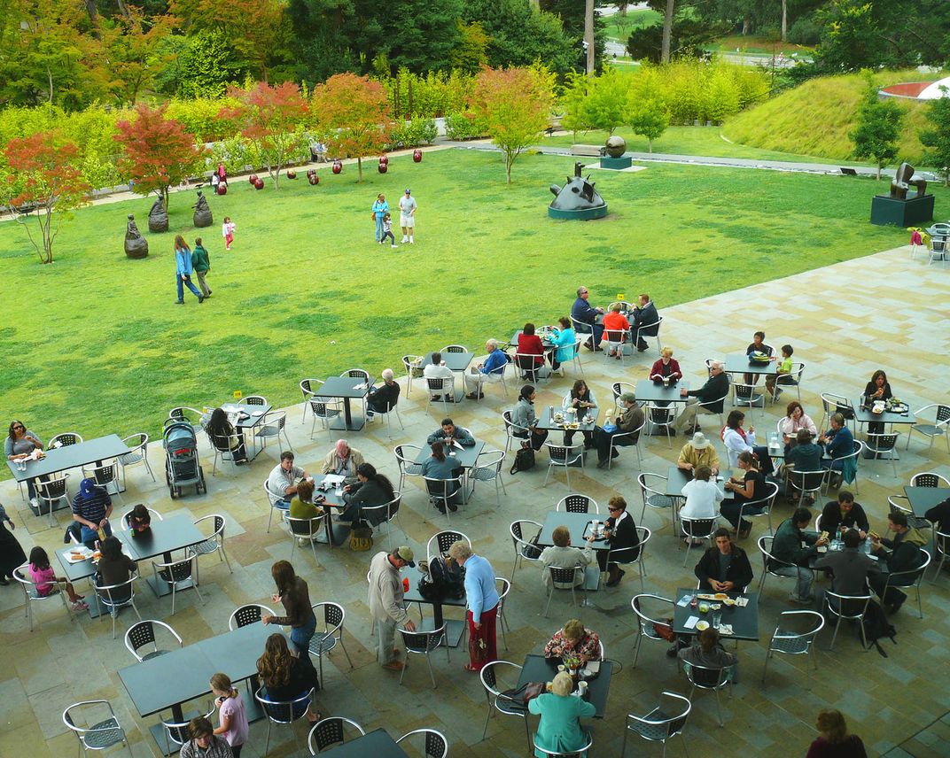 outdoor cafe at museum | Smithsonian Photo Contest | Smithsonian Magazine