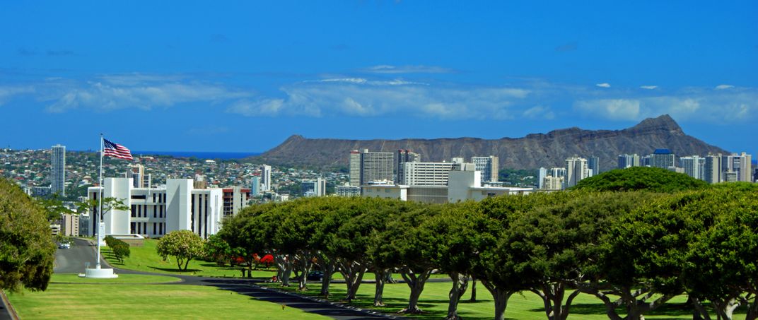 Punchbowl National Cemetery onlooking Diamond Head, Honolulu, Oahu ...
