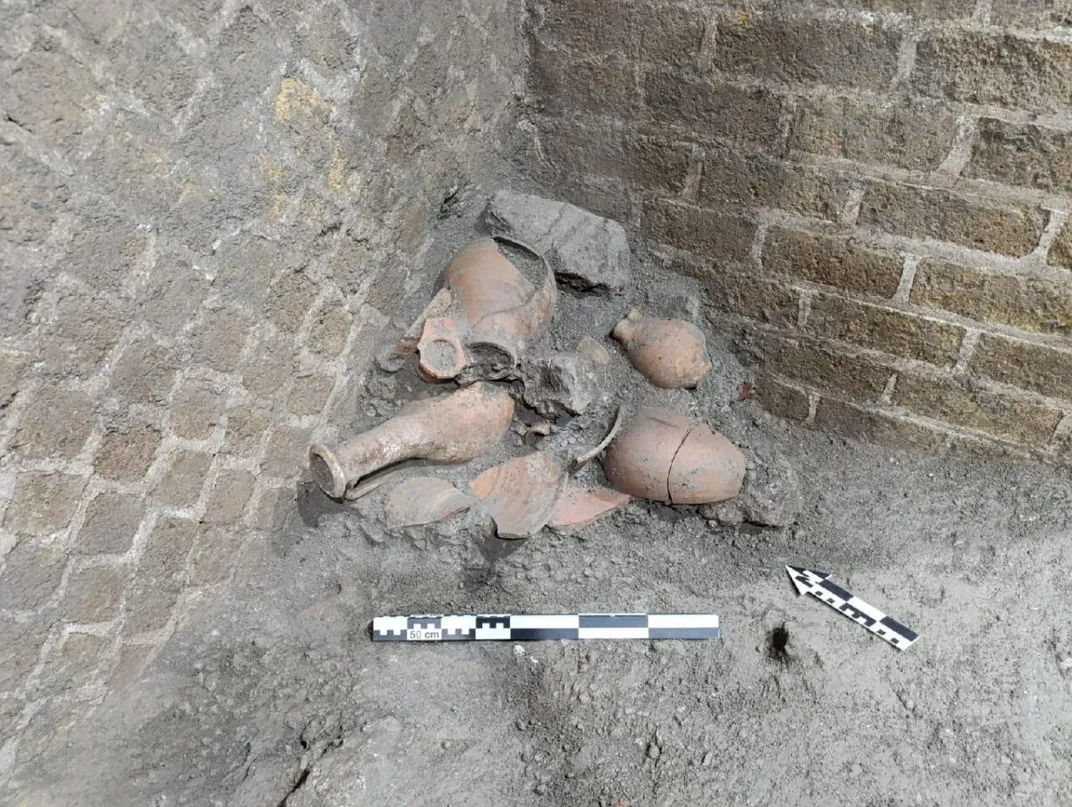 After Mount Vesuvius Erupted, Pompeii's Poorest Survivors Lived Amid ...