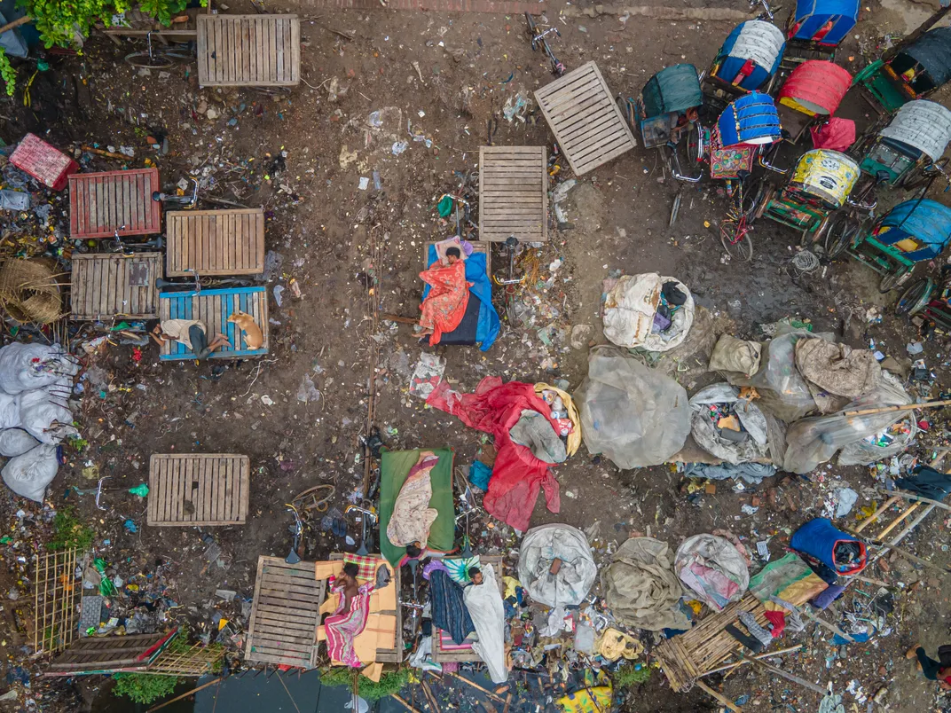 "Homelessness in Dhaka: A Struggle for Shelter. | Smithsonian Photo ...