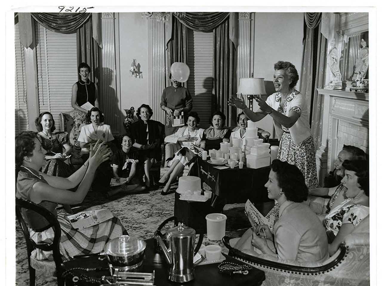 tupperware logo evolution