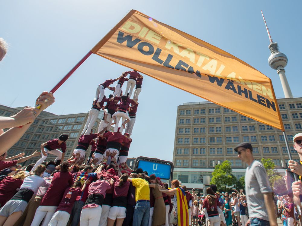 catalan people stacking