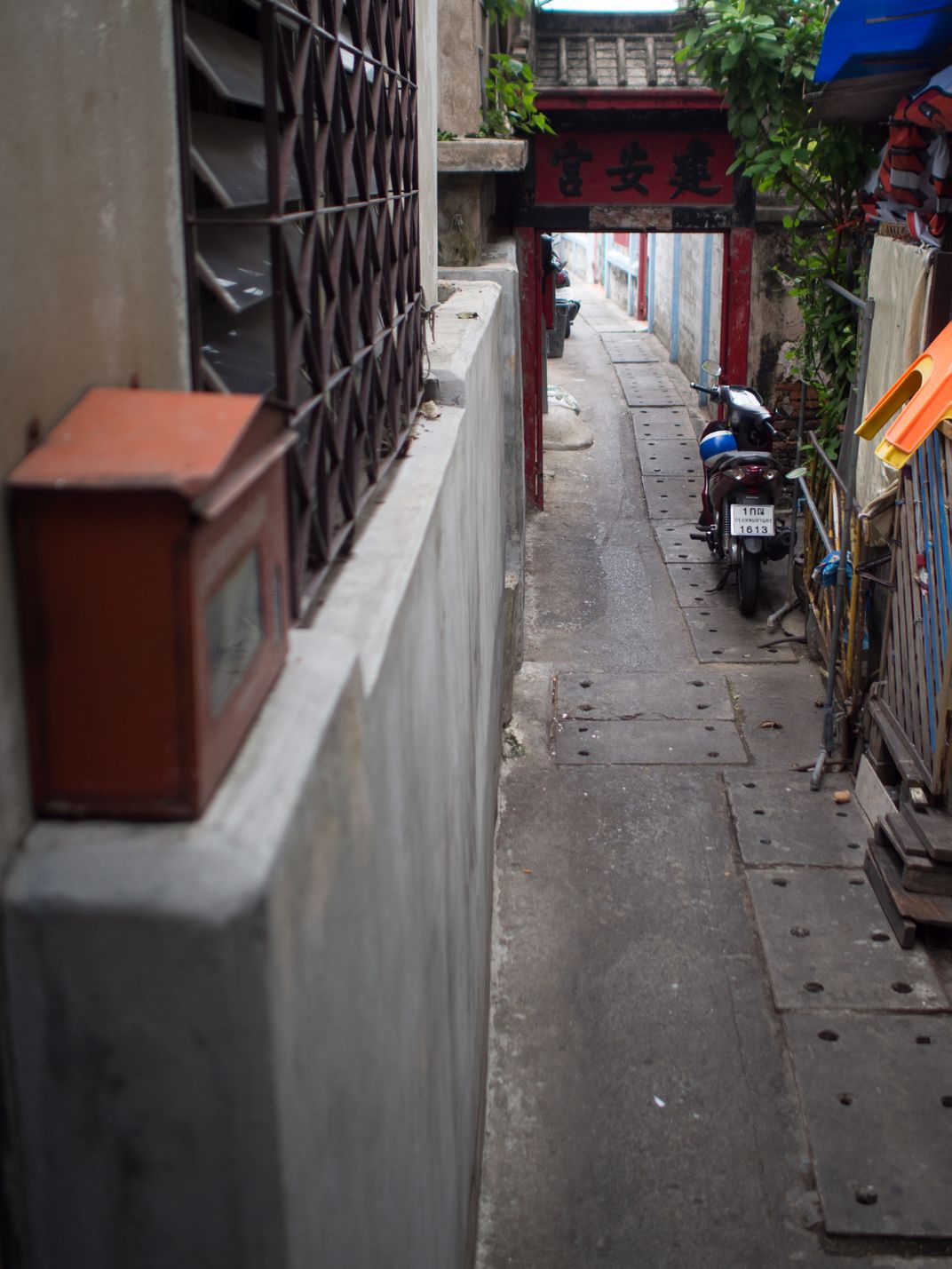 Bangkok alley | Smithsonian Photo Contest | Smithsonian Magazine