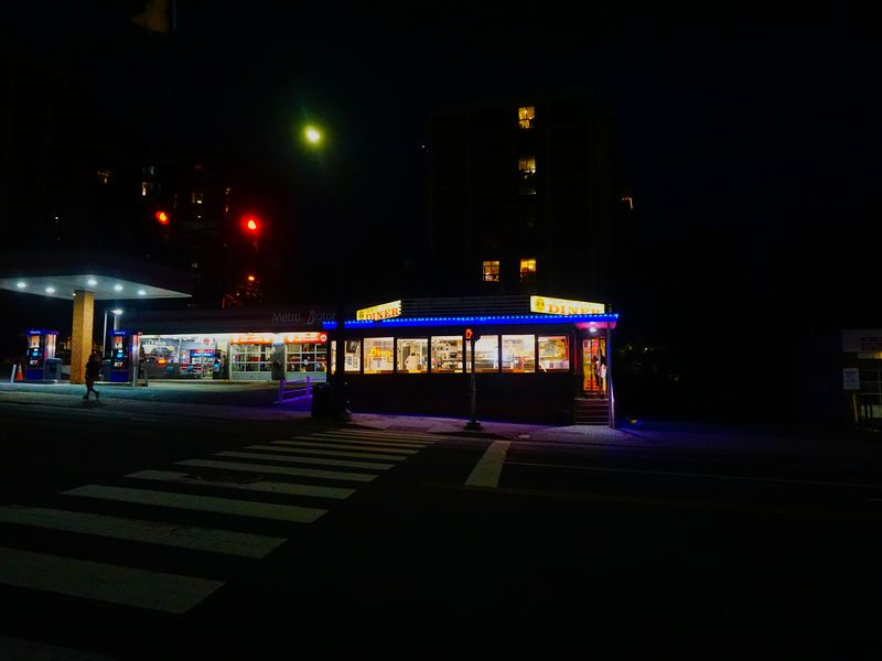 Diner at Night | Smithsonian Photo Contest | Smithsonian Magazine