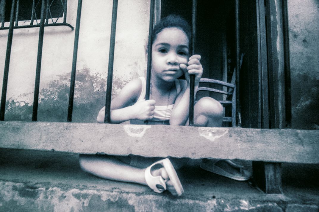 Stoop Girl | Smithsonian Photo Contest | Smithsonian Magazine