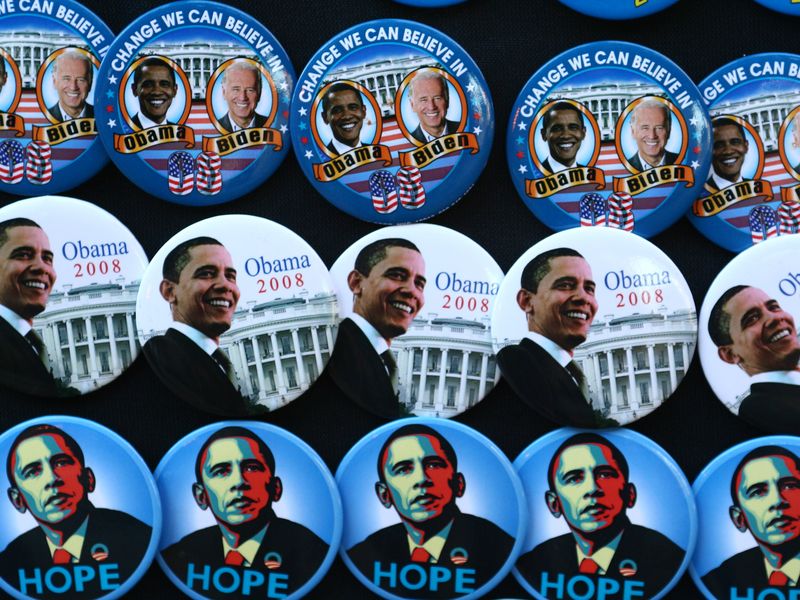 Barack Obama buttons being sold in Chicago on election day, November 4 ...