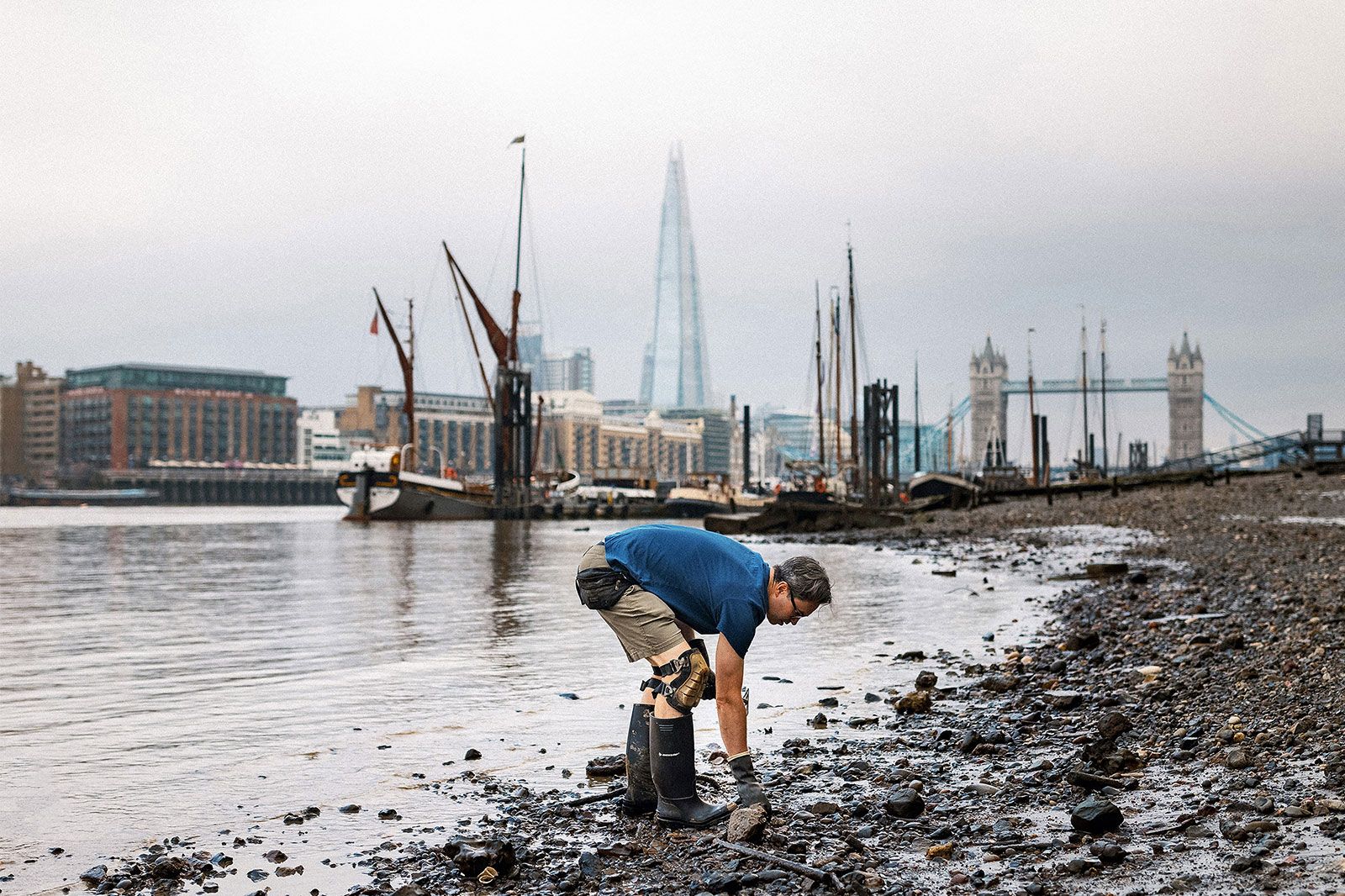 History-Hunting Mudlarks Scour London's Shores to Uncover the City's ...