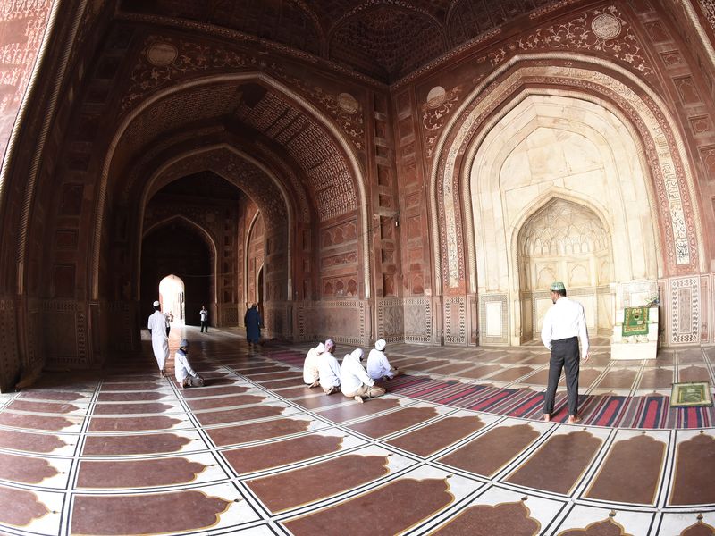 Masjid of Taaj mahal | Smithsonian Photo Contest | Smithsonian Magazine