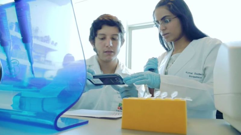 This App Puts a Science Lab in Your Pocket | Smithsonian