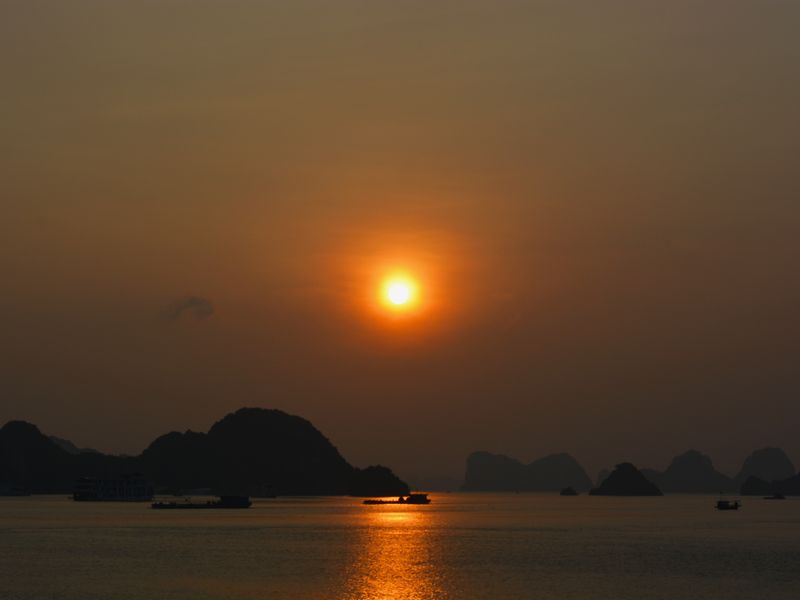 Calmness by sunrise at Ha Long Bay, Vietnam | Smithsonian Photo Contest ...