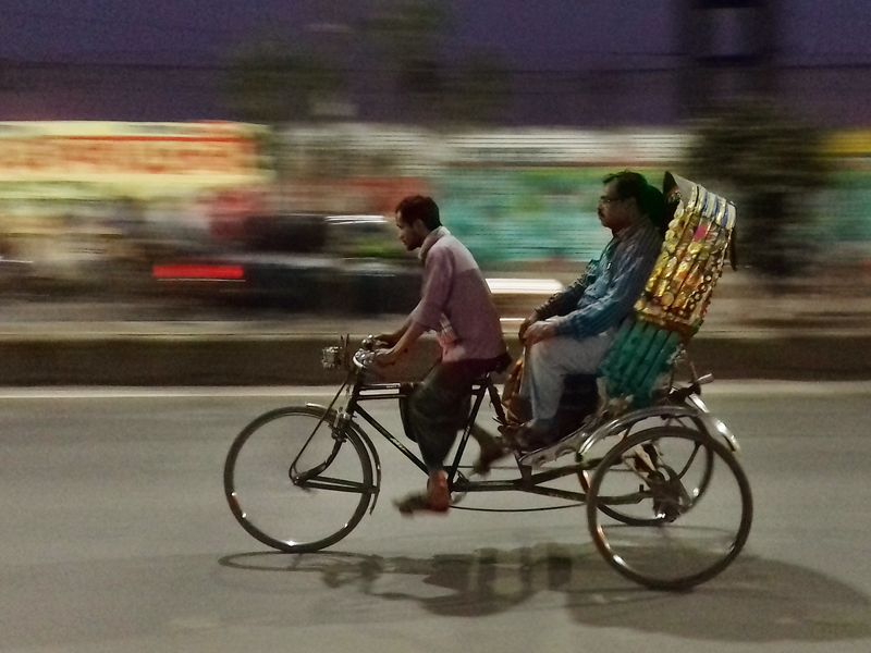 A rickshaw at night | Smithsonian Photo Contest | Smithsonian Magazine