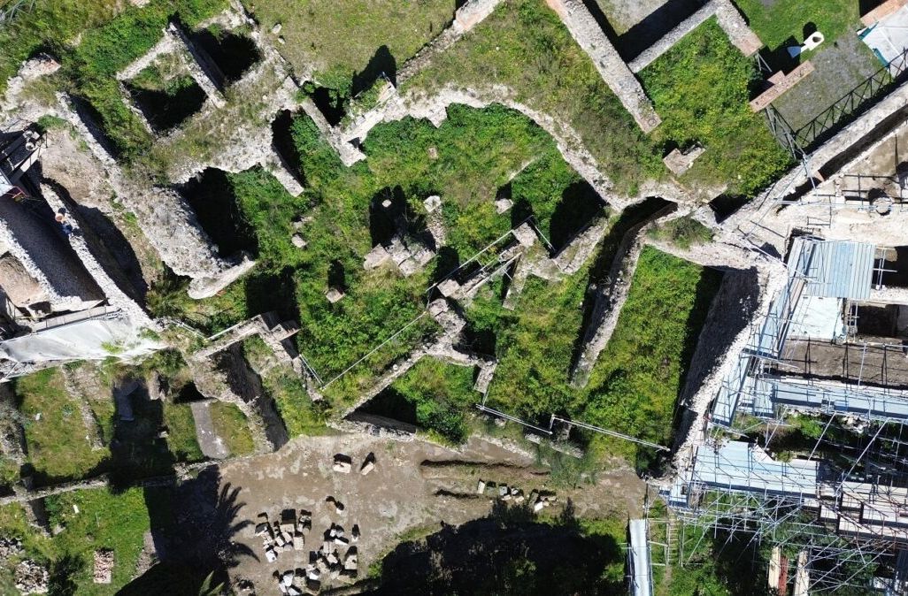 After Mount Vesuvius Erupted, Pompeii's Poorest Survivors Lived Amid ...
