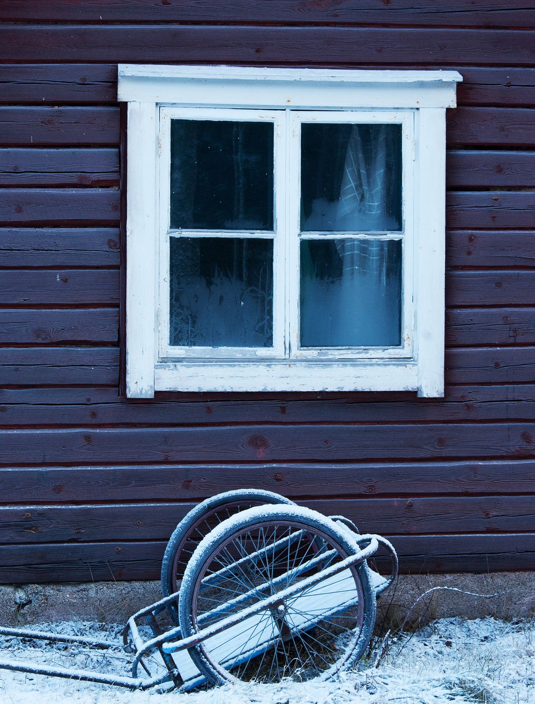 barrow and window | Smithsonian Photo Contest | Smithsonian Magazine