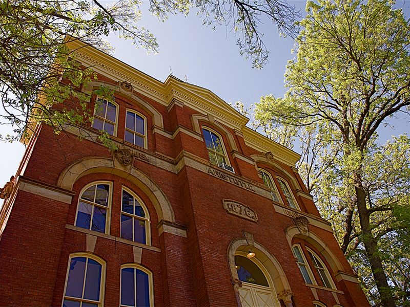 The Myth of Brooks Hall, University of Virginia. A Northen Building at ...