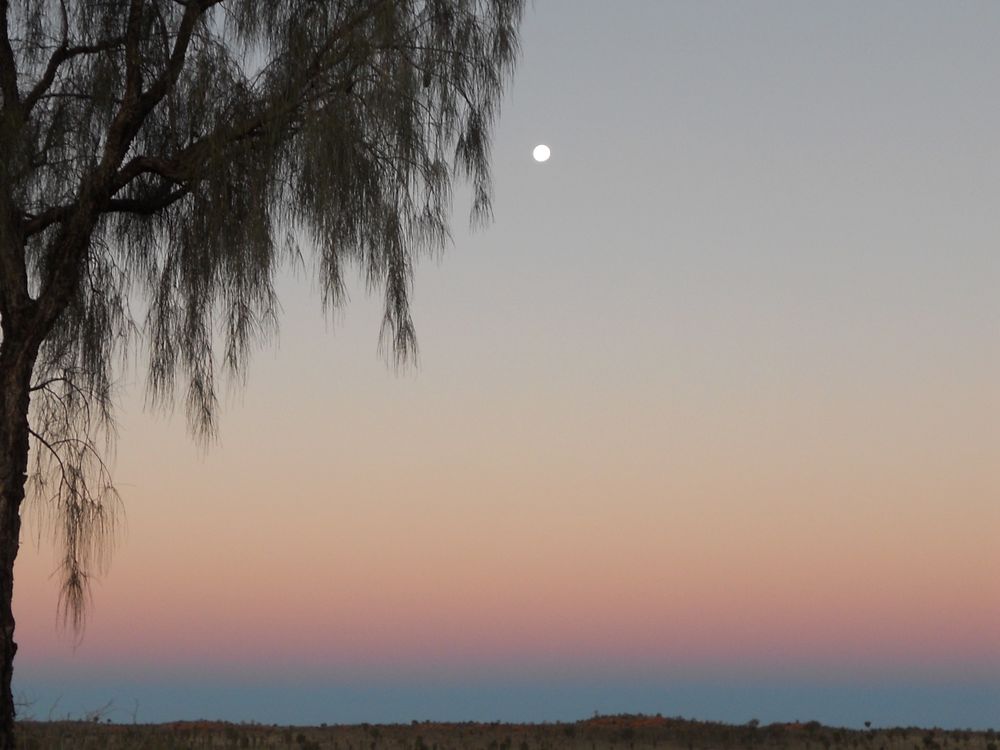 Watching the sunset & moonrise in the Australian Outback | Smithsonian ...