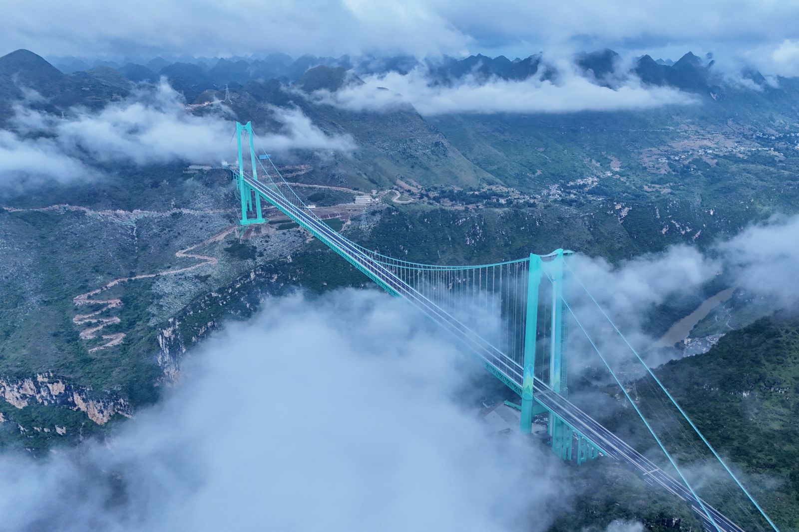 The Highest Bridge in the World Just Opened in China at More Than 2,000 ...