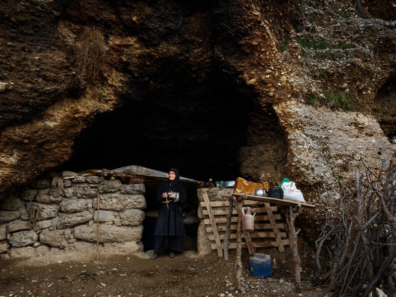 Caveman families | Smithsonian Photo Contest | Smithsonian Magazine
