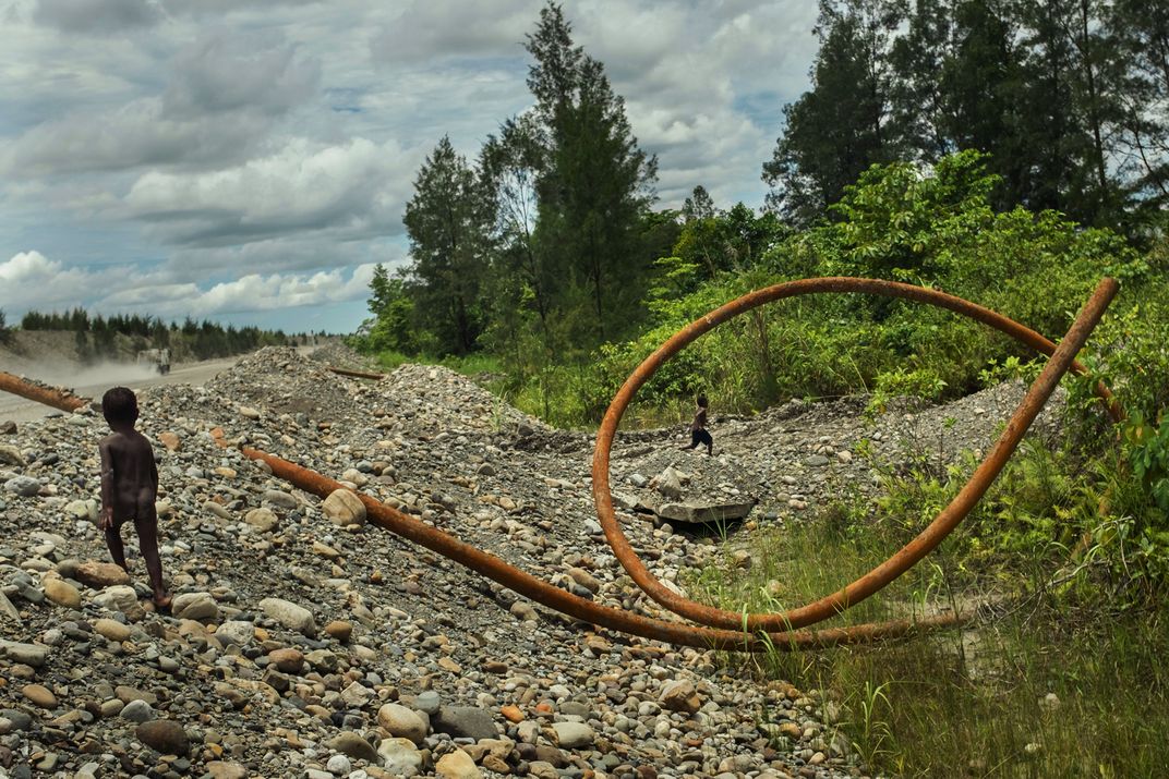 Child in the Gold Land | Smithsonian Photo Contest | Smithsonian Magazine