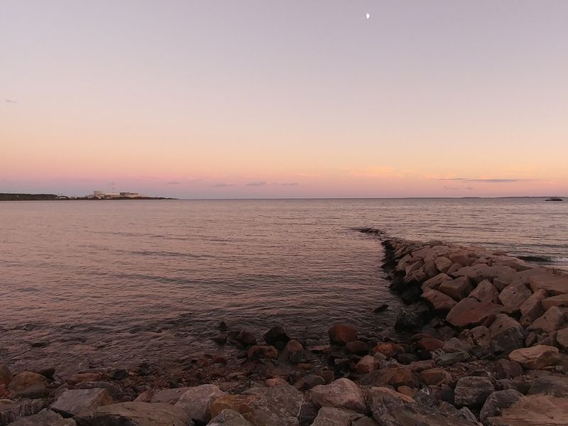 Sunset at the Hole in the Wall Beach, Niantic, CT | Smithsonian Photo ...