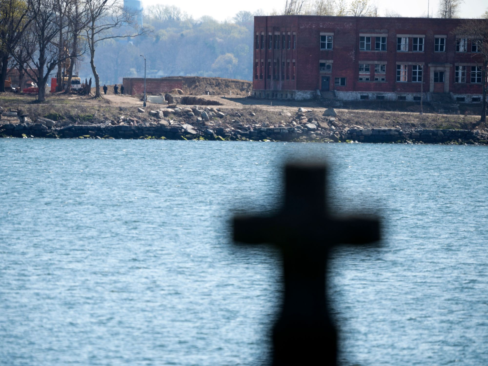 The Island Where New York City Buries Its Unclaimed Dead Is Becoming a Park