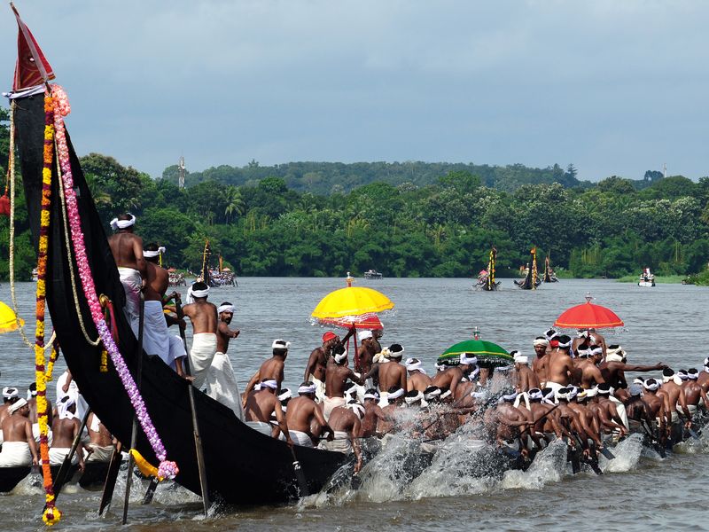 PRACTICING COMPETITORS -- COMPETITORS OF SNAKE BOAT RACE, PRACTICING ...
