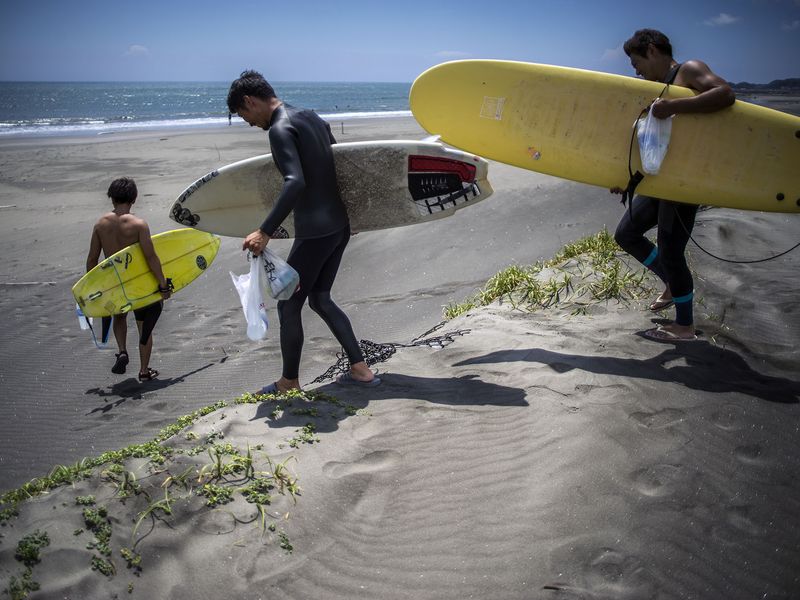 Surfing in Japan | Smithsonian Photo Contest | Smithsonian Magazine