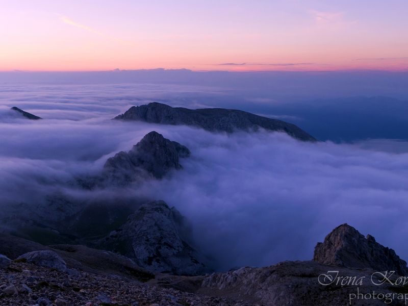 Sunrise and the view of mountain tops Veliki Draki vrh & Tosc & Vernar ...
