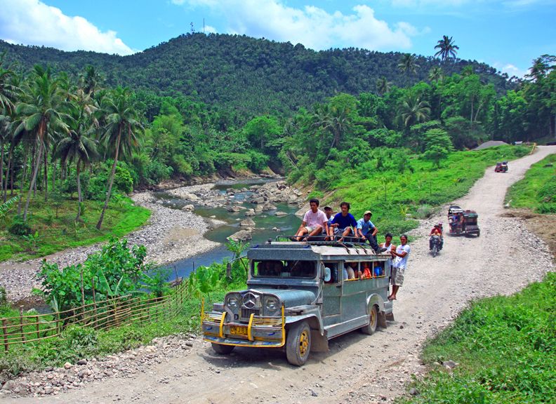 Overload Jeepney | Smithsonian Photo Contest | Smithsonian Magazine