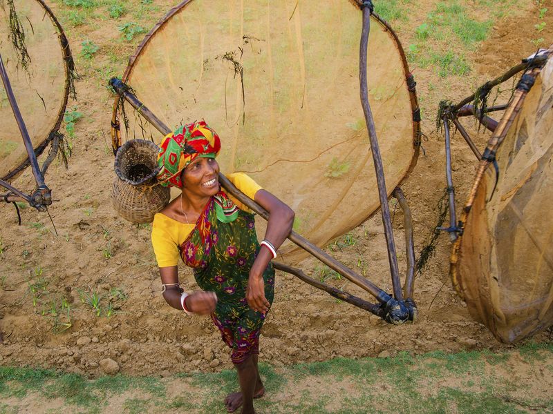 warking women | Smithsonian Photo Contest | Smithsonian Magazine