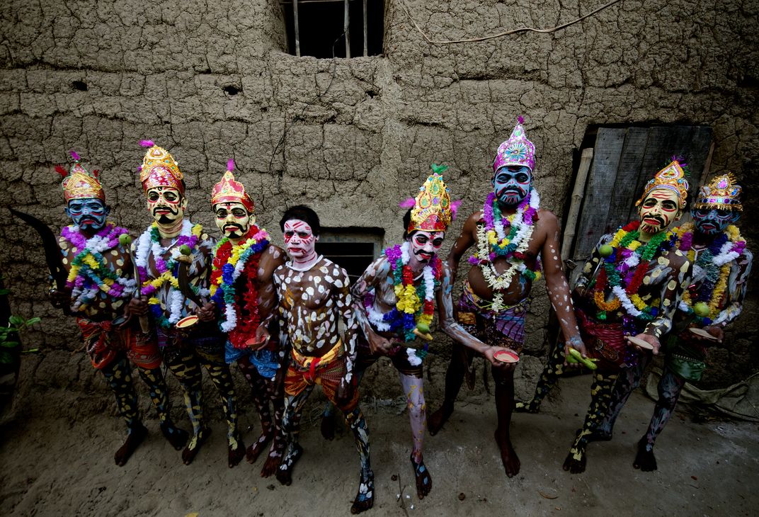 Disciples of Hindu lord Shiva with full body painted as per century old ...