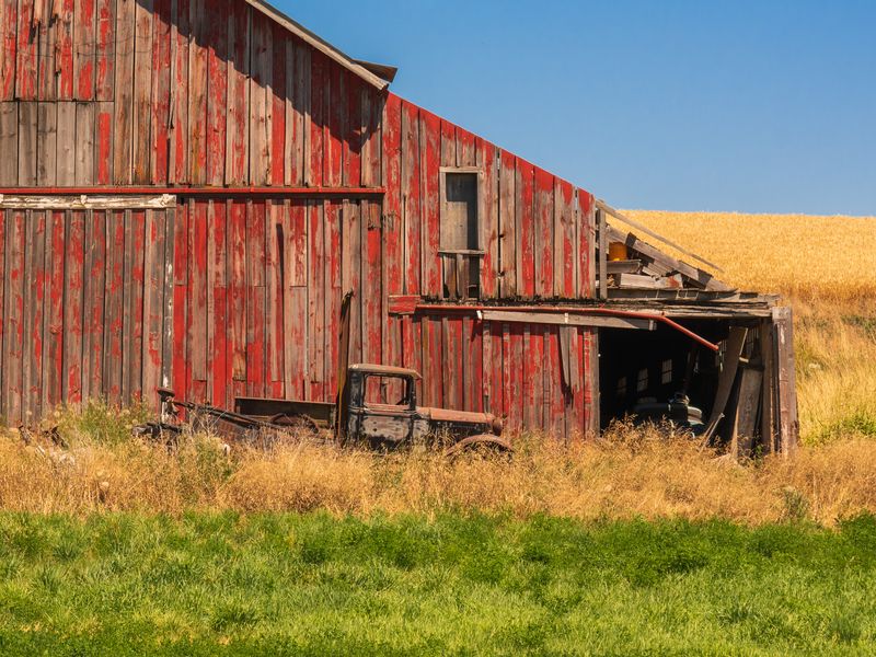 The iconic American Red Barn | Smithsonian Photo Contest | Smithsonian ...